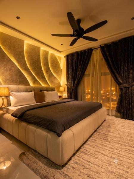 Noir, 1br, Gulberg, Mm Alam, Self-check-in, Pool - Lahore