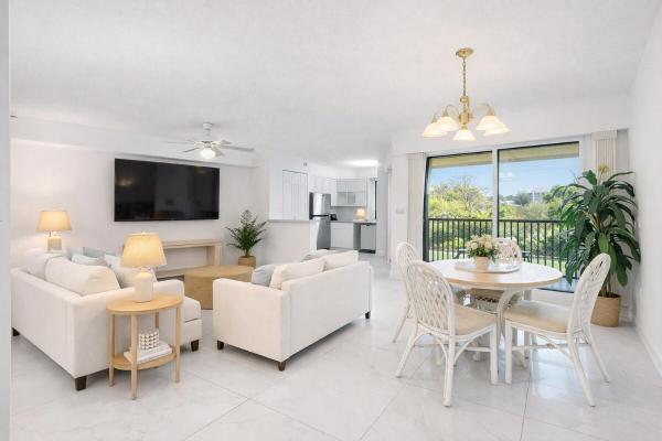The Divine Tides Condo 5 Minute Walk To The Beach - Jupiter, FL