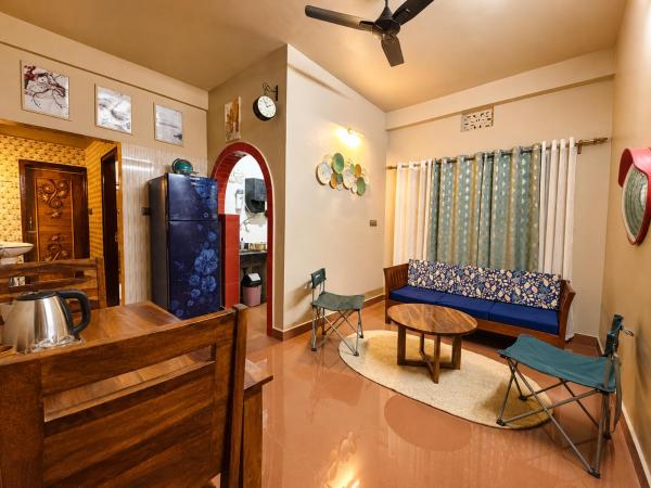 Aaroma Homez Ac 1bhk With Balcony - China