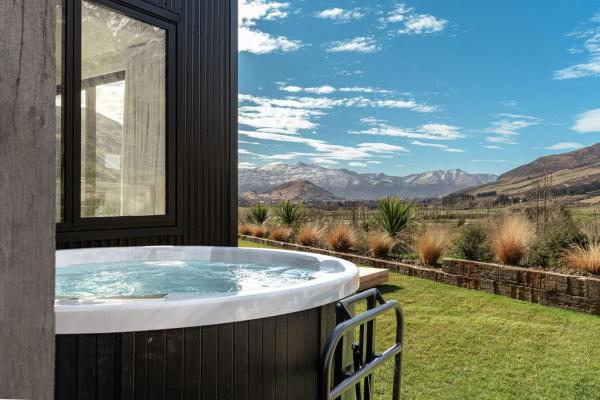 Private Spa With Remarkables & Coronet Views - Queenstown