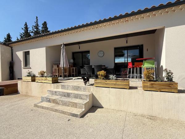 Villa Avec Piscine Et Jacuzzi Près De Châteauneuf-du-pape 9 Personnes - Courthézon