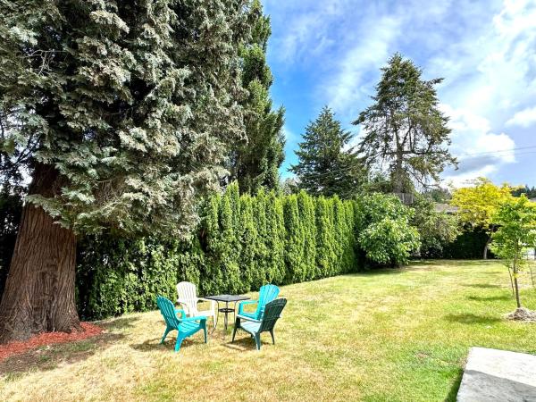 Cozy New Renovated 2 Bedrooms Private Yard Suite, Ac - Port Moody
