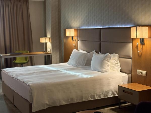 Hotel Golden Tulip Varna - Varna