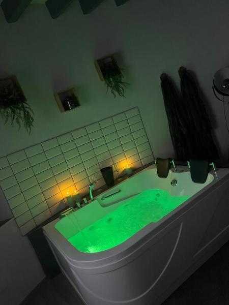 Charmante Propriété Avec Jacuzzi Et Authentique Colombier - Eure