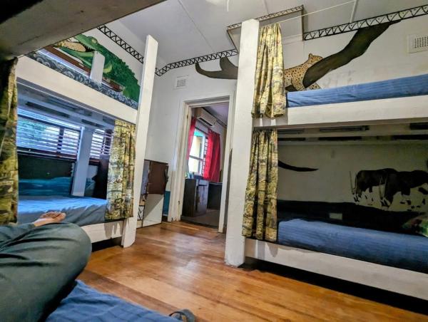 Aweh Africa Backpackers - Durban