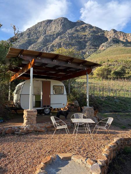 De Trafford Caravan In The Vineyard - Somerset West