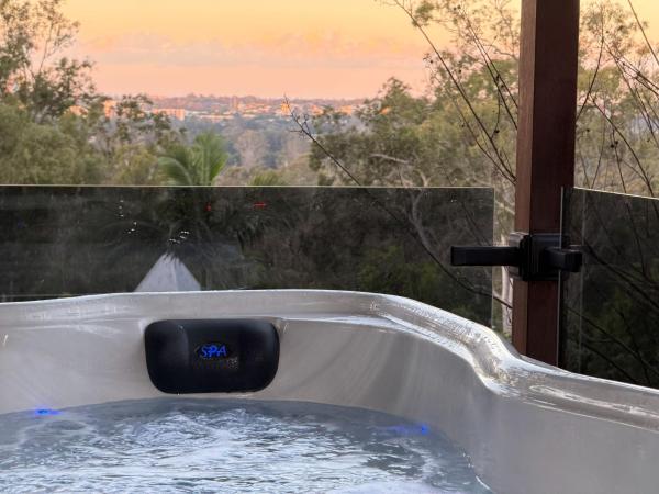Romantic Spa Retreat Private Sauna & Hot Tub - Springbrook