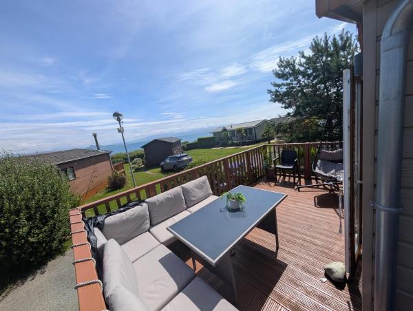 42 Pine Lodge & Sea Views - Great Britain
