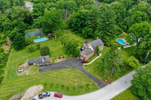 4 Br Suburban Escape - Pool, Tennis, Trails, Gym - West Chester, PA