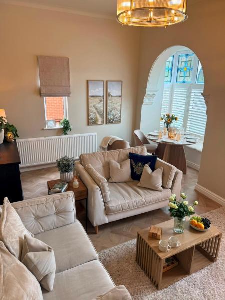 Newly Refurbished Stunning Two Bed Apartment - Formby