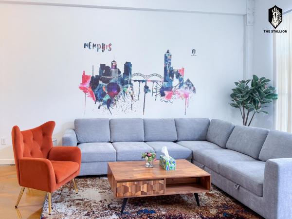 Walk To Attractions Modern Loft With Private Patio - Memphis, TN