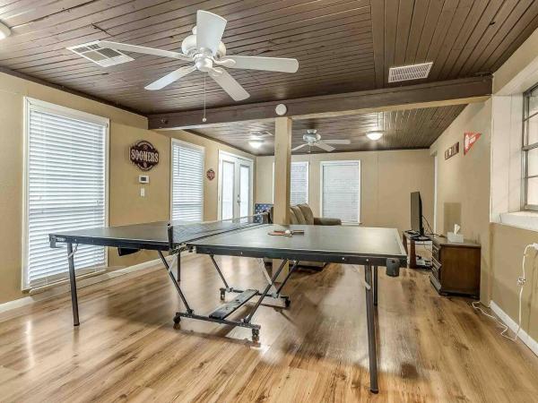 3 Br Home With A Gameroom Close To Campus - Norman, OK