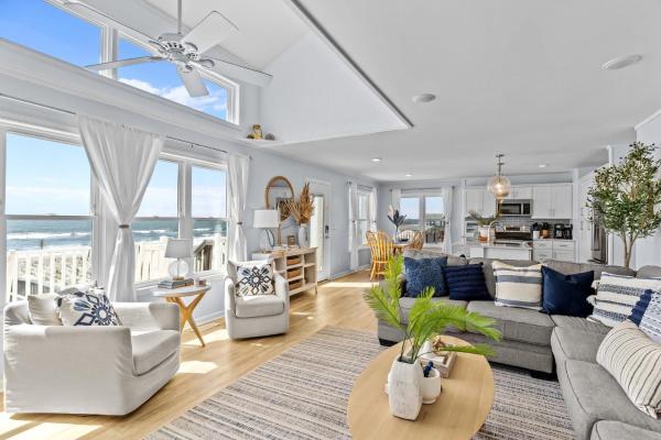 Modern Oceanfront Oki Getaway With Pool - Oak Island, NC