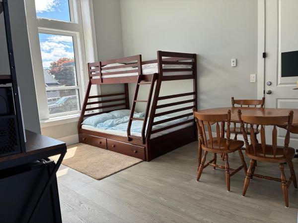 Cozy Suite Near Mundy Park - Burnaby