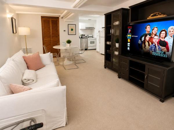 Kits 2br Suite In Heritage Home, Steps From Beaches, Cafés & Shops - Île Bowen