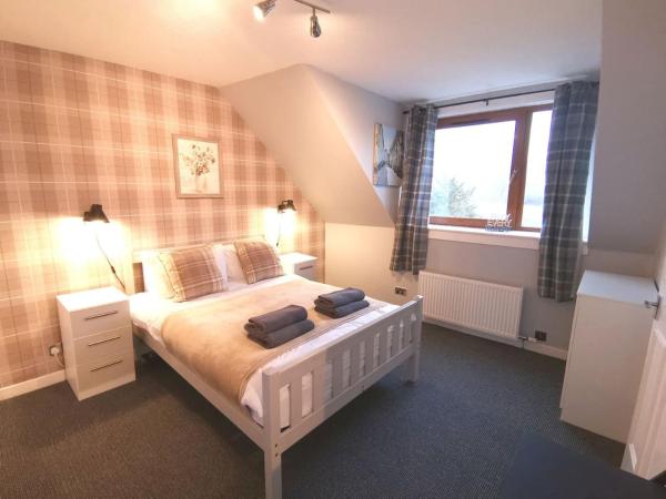 Superhost House Brechin Sleeps 6, 3 Bedrooms - Scotland