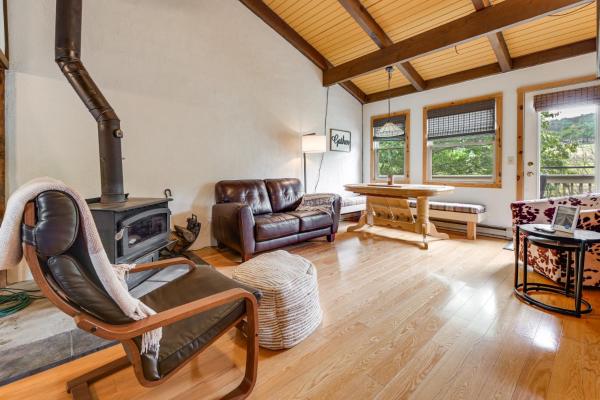 Greek Peak Ski Retreat! Townhome W/ Mtn Views - Greek Peak Mountain Resort, Cortland