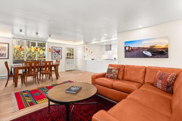 Chateau Dumont Unit 23, Modern Condo With A Great Downtown Location - Aspen, CO