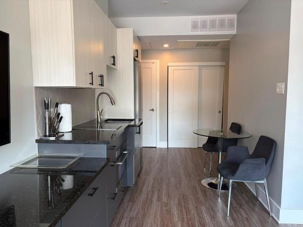 Modern 1br Apartment In Beechwood Village - Ottawa