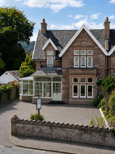 Eden House - Loch Ness