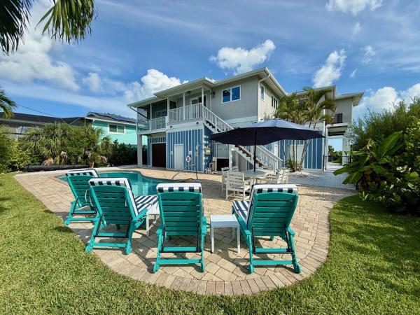 Micasa Sucasa Entire Large Beach Home, Heated Pool & Game Room - Fort Myers Beach, FL