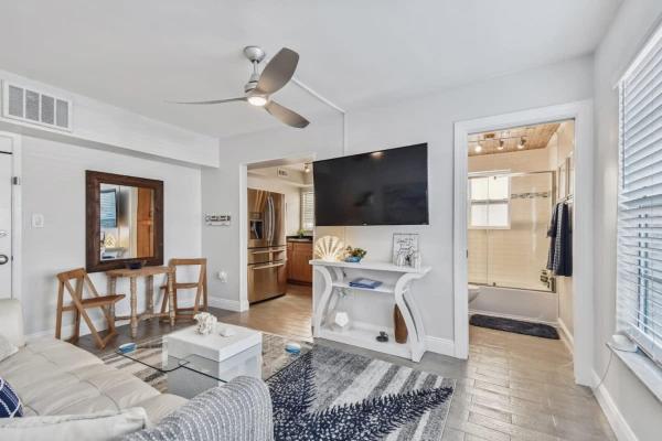 2bedroom Indian Rocks Beach Condo-steps To Sand - Indian Rocks Beach, FL