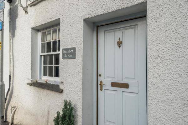 Number Seven Grade Ii Listed Cosy Cottage With Free Parking - 格拉斯米爾