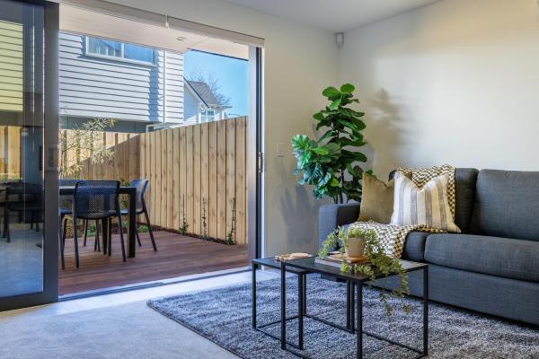 Urban Gated Townhouse - Patio & Parking With Ev - Christchurch