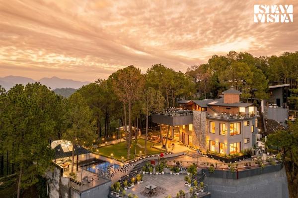Stayvista At Altiora Kasauli With Outdoor Pool & Lawn - Kasauli