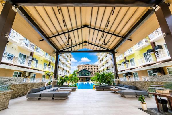 Modern Condo With Free Pool, Gym, Wi-fi & Netflix - Philippines