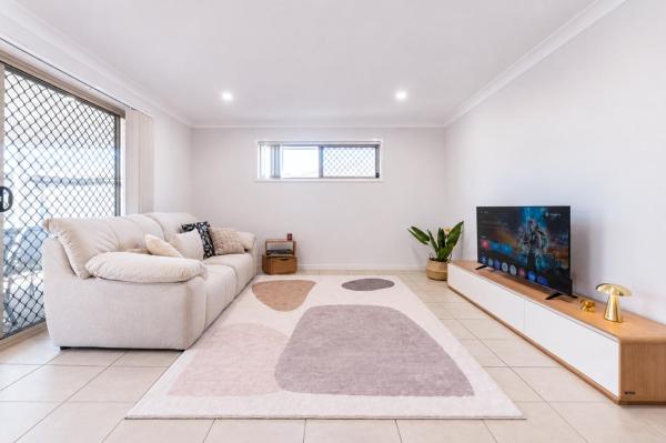 The Garden Nook Duplex W/ Private Backyard - Logan City