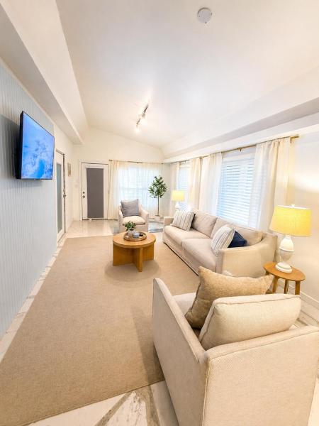 Lakefront Studio Near Universal & Sea World - Winter Park, FL