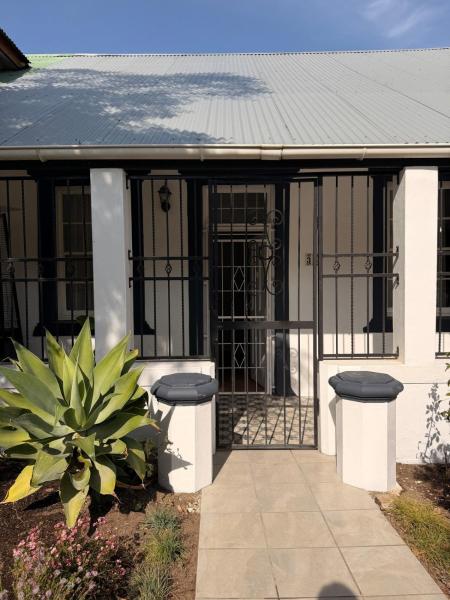Stylish Heritage Home In Somerset West - Somerset West