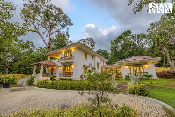Stayvista At Casa Darev With Pool, Lawn - Anjuna