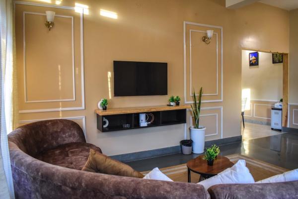 Karuna Court I Luxurious 2 Bhk Flat I Fully Equipped I Jalukbari - Guwahati