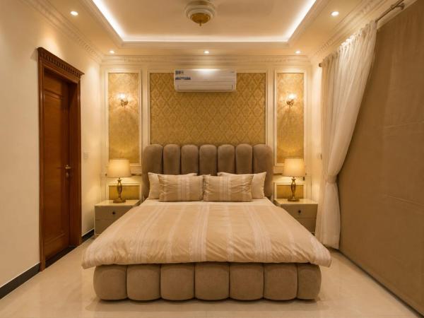 Ultra Modern Room With Jaccuzzi And Terrace In Phase 6 Sector D Lahore - Punjab