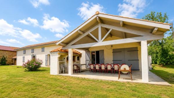 Ferme Rénovée 14 Pers, Barbecue Et Grand Jardin - Lannemezan