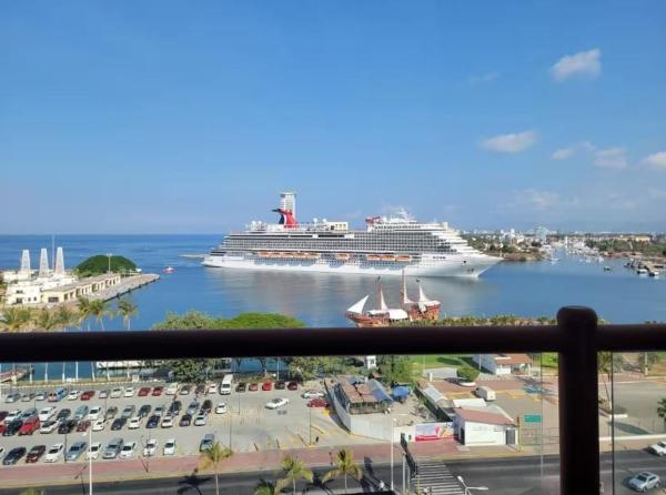Premium Deck12 Getaway, Steps To Casino - Puerto Vallarta