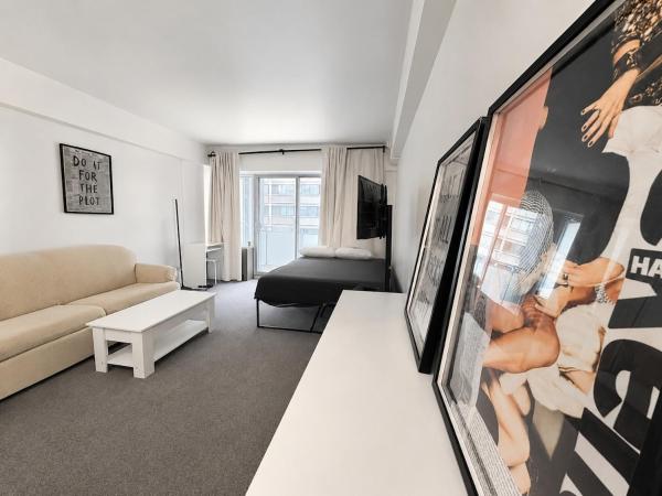 Bright Downtown Studio With Balcony And City View - Montreal