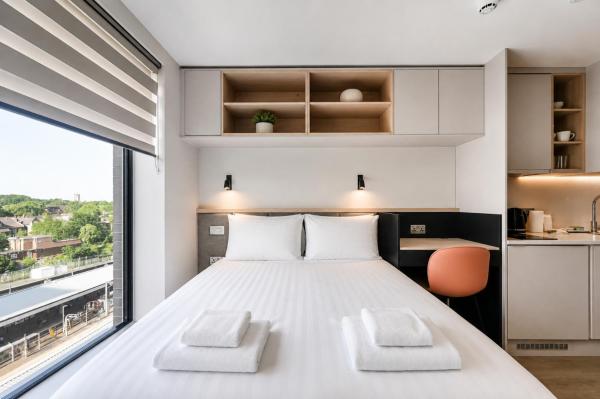 Argyl - The Apiary, Ealing - Brentford