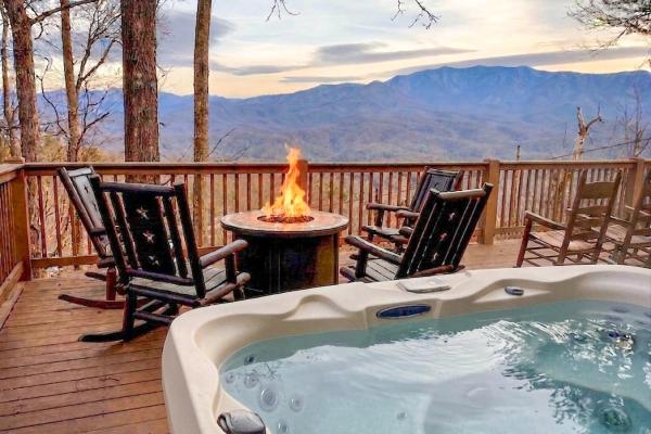 Panoramic-view Gatlinburg Cabin W/ Private Hot Tub - Gatlinburg, TN
