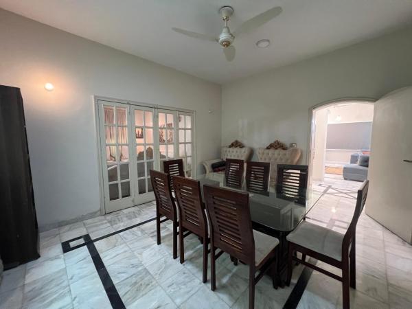 Contemporary 1 Kanal Premium House Equipped With 4 Bedrooms In Dha Phase 2, Prime Location - Lahore