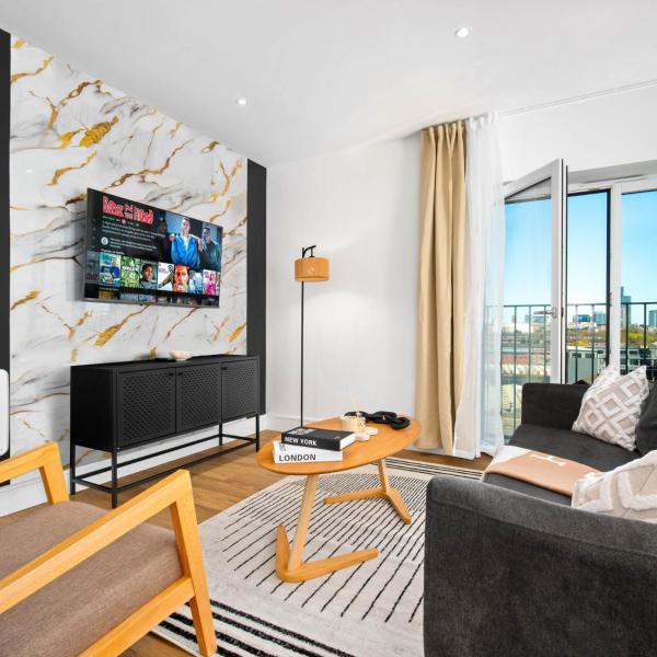 Stylish Two-bedroom Apartment - Juliet Balcony - Parking - Netflix 419s - Birmingham