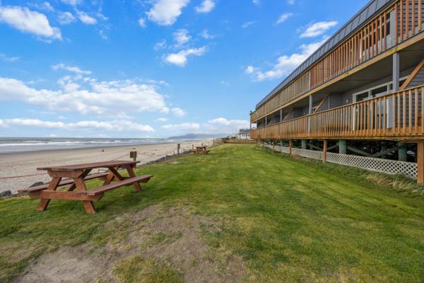 Surfside Resort - Rockaway Beach, OR