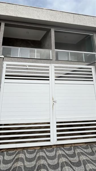 Sobrado Com 2 Suites 400 Mts Do Mar - Praia Grande