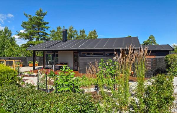 2 Bedroom Stunning Home In Larkollen - Moss