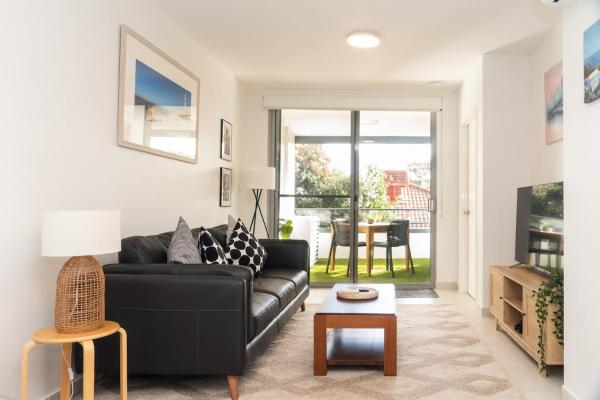 Modern Cosy Apartment Near Train Station & Beach - Kingsley