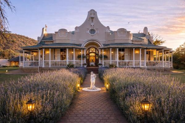 Bakenskraal Ostrich Palace - Oudtshoorn