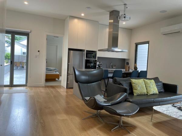 Paradise Country Living Executive Suite - North Shore