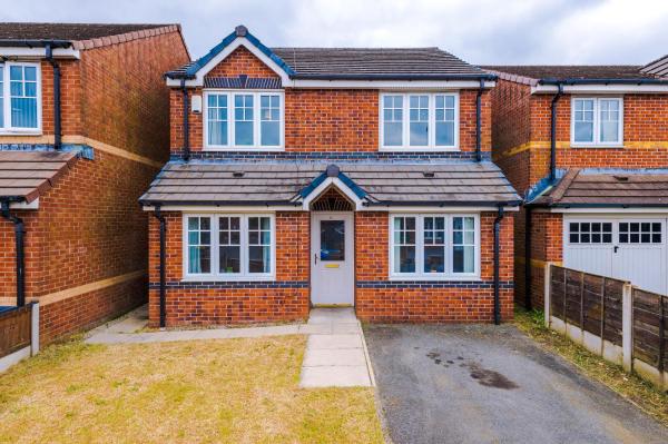 Spacious 6 Bedroom House, With Private Parking - Mánchester